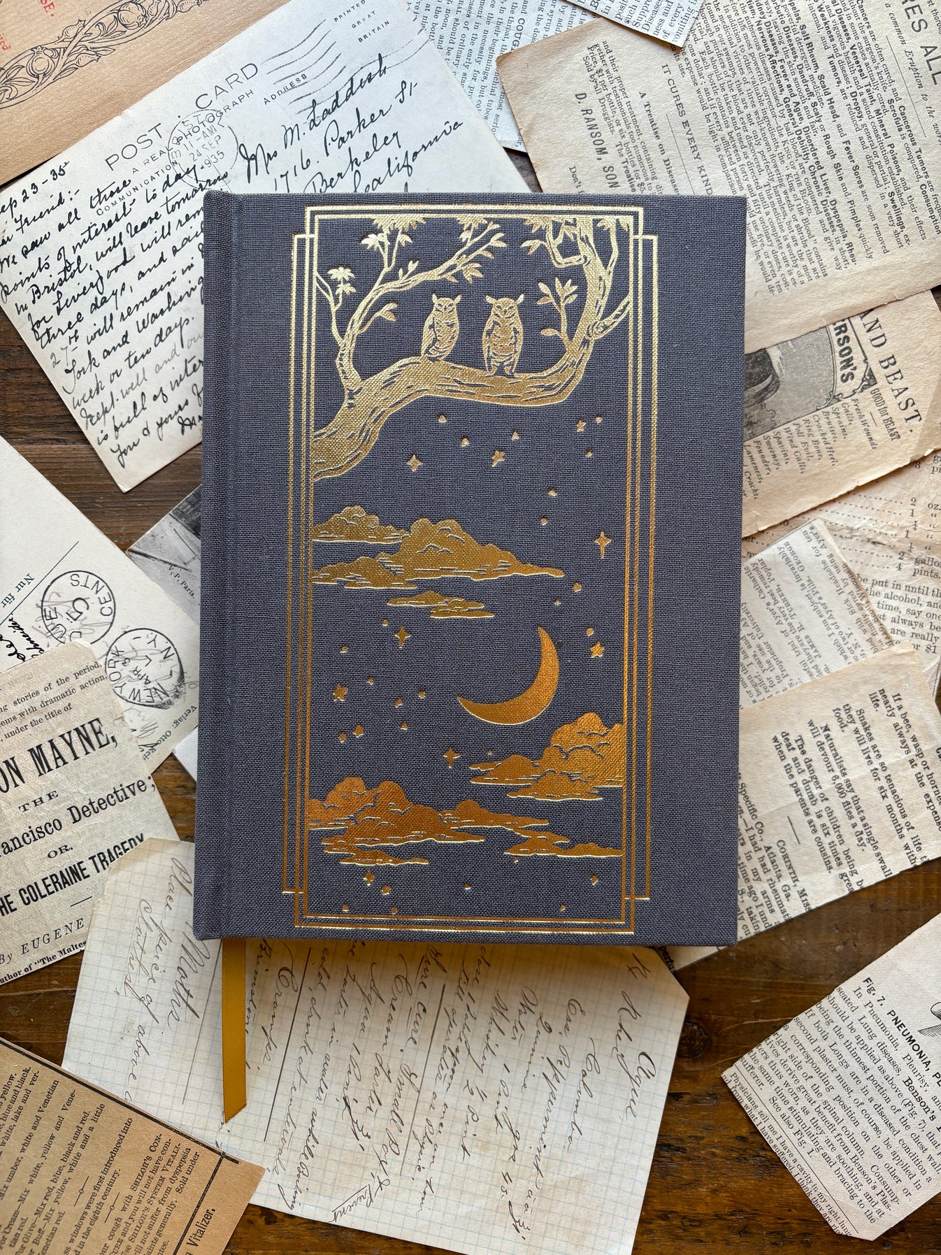 The Oracle - B6 black paper notebook, 150 gsm – The Creeping Moon