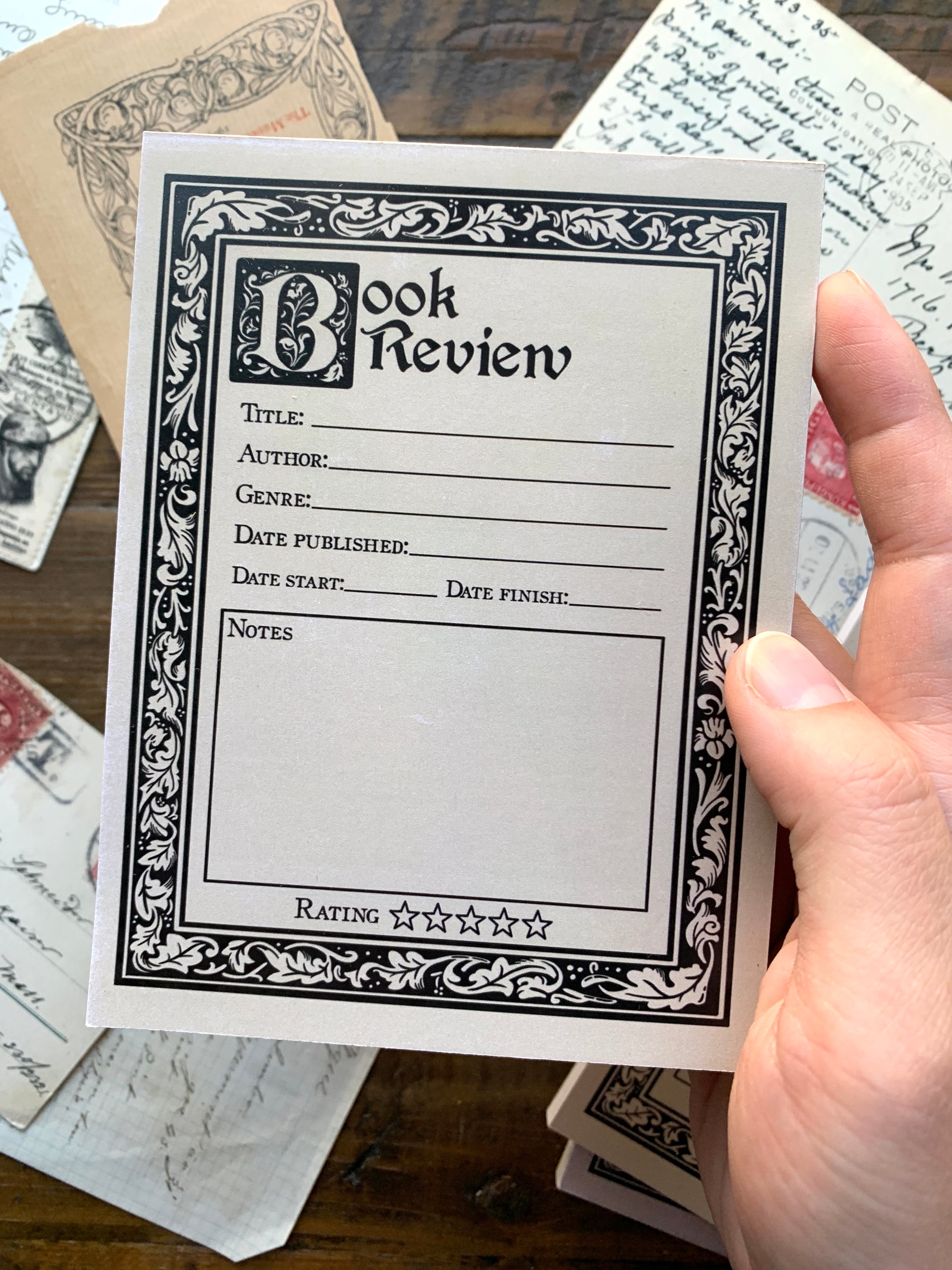 Book review notepad – The Creeping Moon